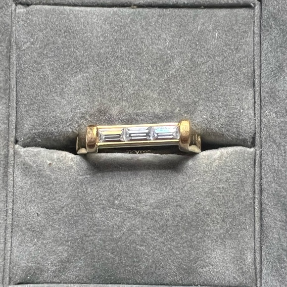 Avon | Jewelry | Avon Three Stone Gold Ring | Poshmark
